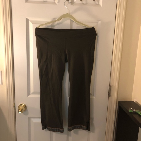 Lucy | Pants & Jumpsuits | Lucy Activewear Crops Size Medium | Poshmark